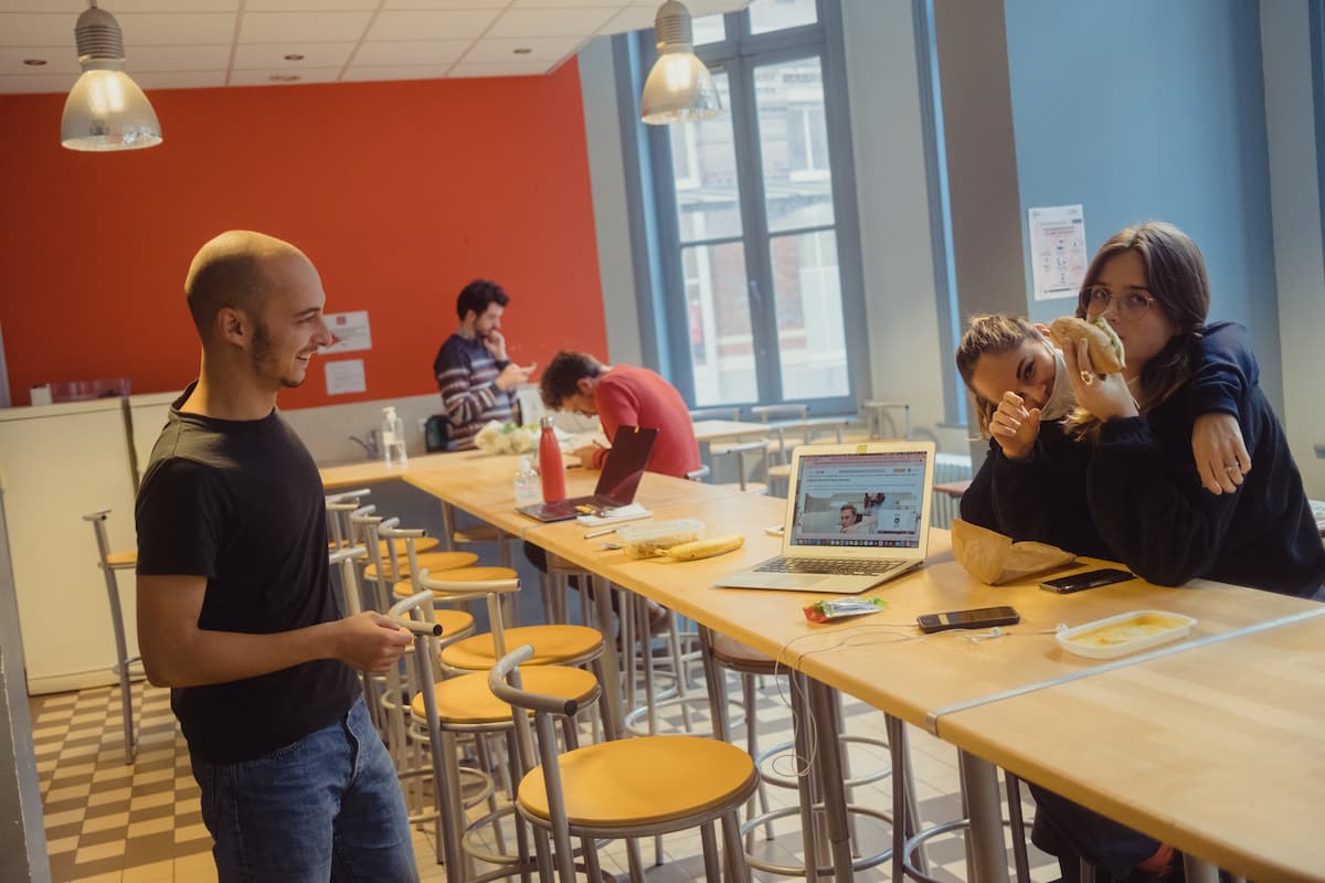 Se restaurer - ESJ LILLE - École Superieure de Journalisme de Lille